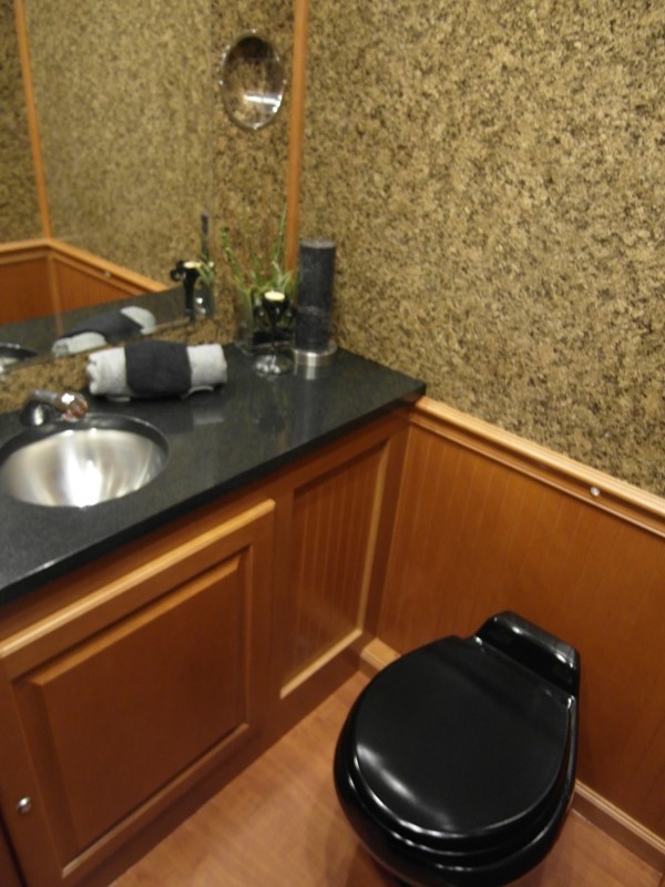 Porta-Lisa Plus > Features | JAG Mobile Solutions | Mobile Restroom ...