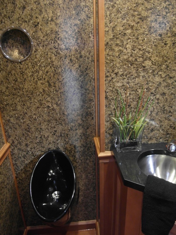 Porta-Lisa Plus Regal > Photos | JAG Mobile Solutions | Mobile Restroom ...